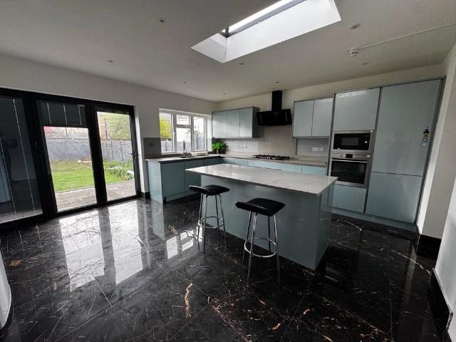 7 Bed Detached House, Woodmansterne Road, SW16