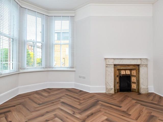 7 Bed End Terrace, Upper Clapton Road, E5