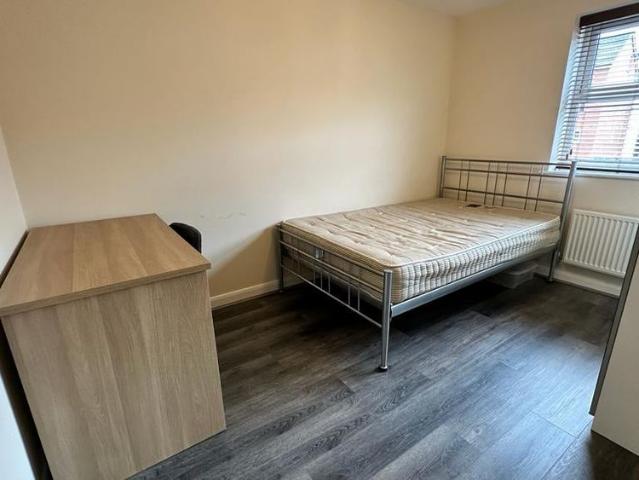 7 Bed End Terrace, Poppleton Close, CV1