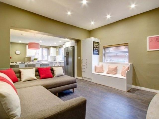 7 Bed Hessle View, Hyde Park, Leeds