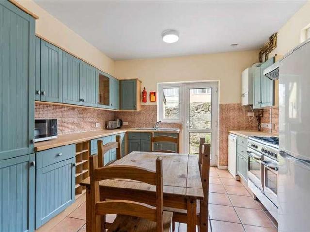 7 bed house to rent