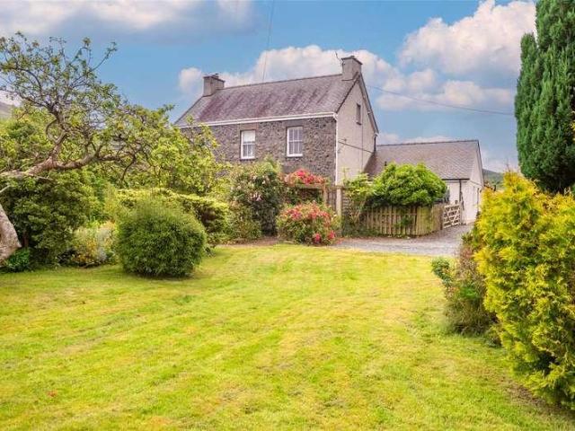 7 bed house for sale