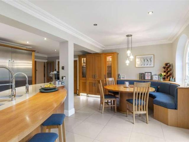 7 bed house for sale