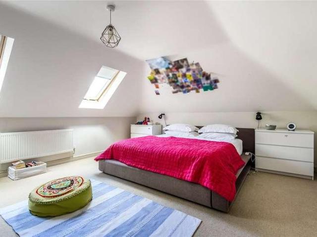 7 bed house for sale