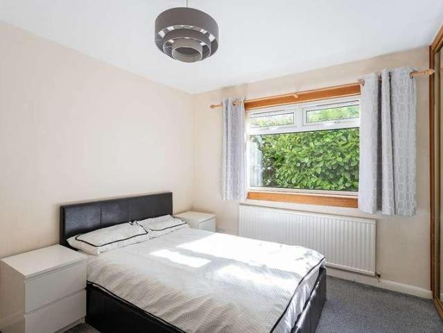 7 bed house for sale