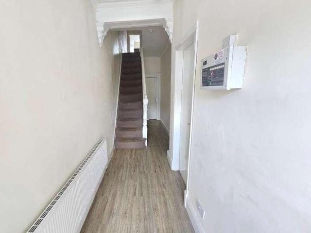 7 bed house for sale