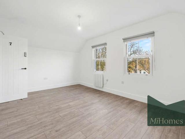 7 bed house for sale