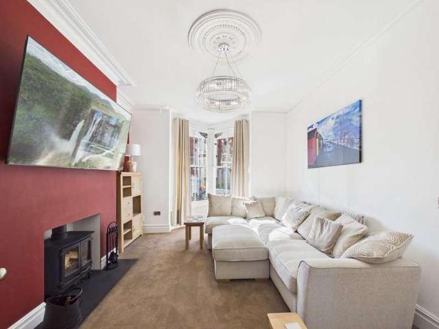 7 bed house for sale