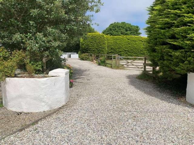 7 bed house for sale