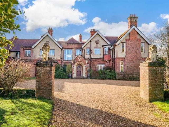 7 bed house for sale