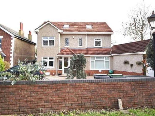 7 bed house for sale