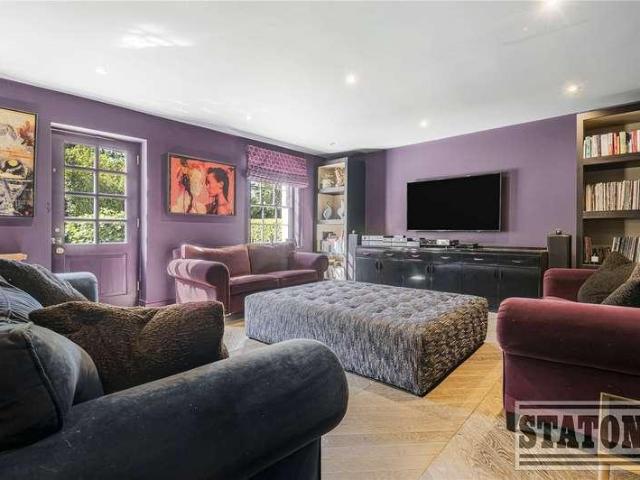 7 bed house for sale