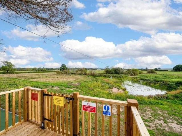 7 bed house for sale