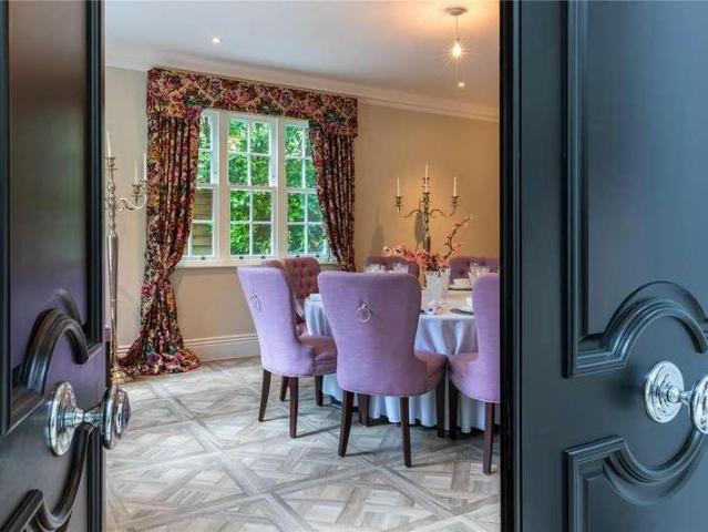 7 bed house for sale