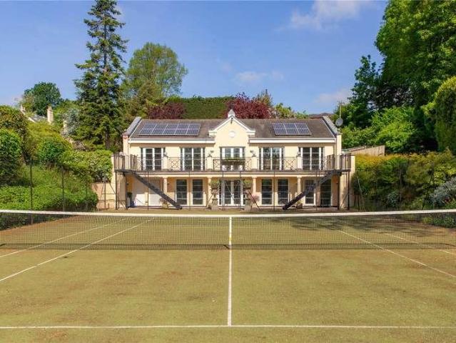 7 bed house for sale