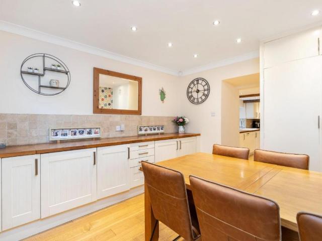 7 bed house for sale