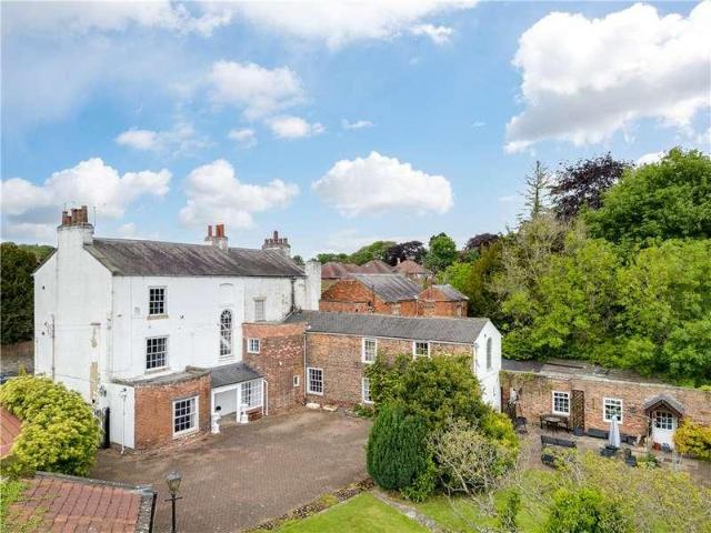 7 bed house for sale