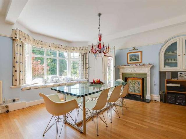 7 bed house for sale
