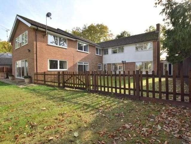 7 bed house for sale