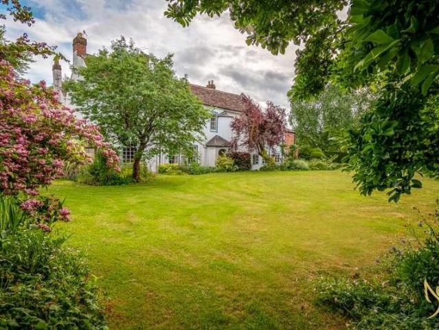 7 bed house for sale