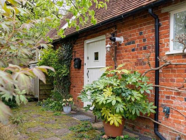 7 bed house for sale