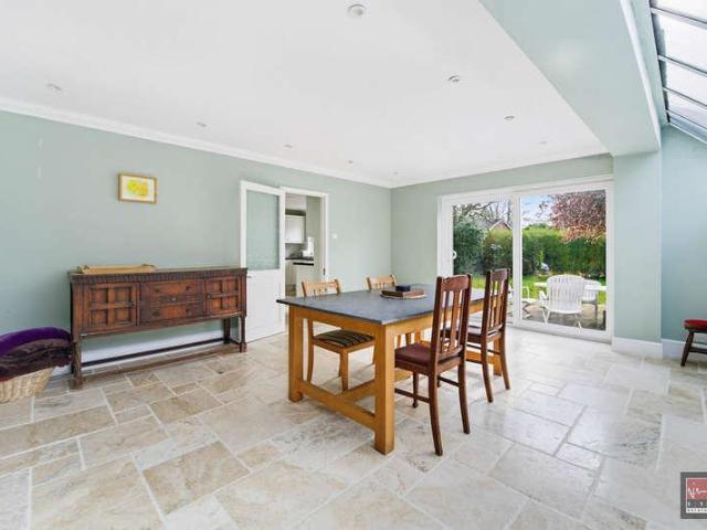 7 bed house for sale