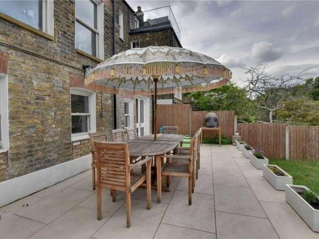 7 bed house for sale
