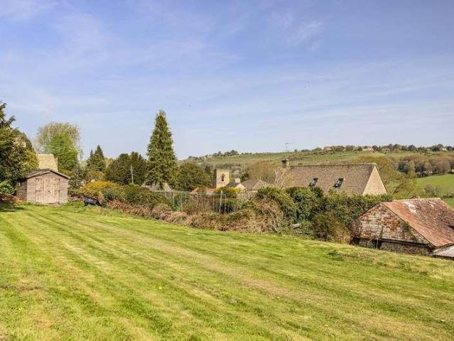 7 bed house for sale