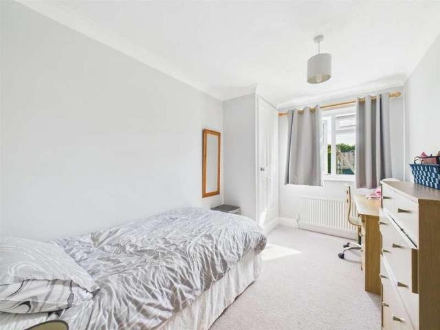 7 bed house for sale
