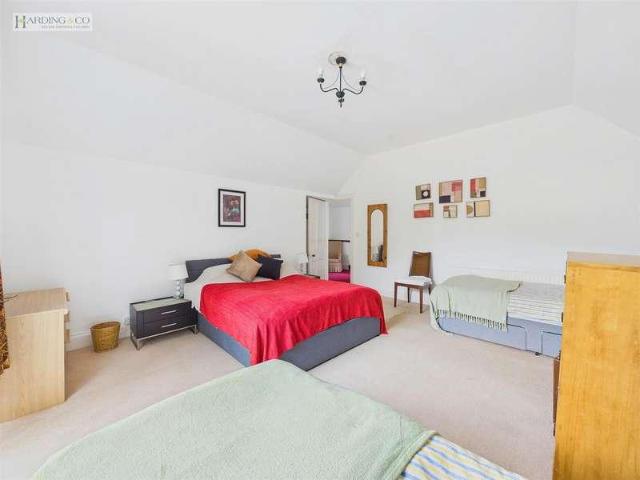 7 bed house for sale