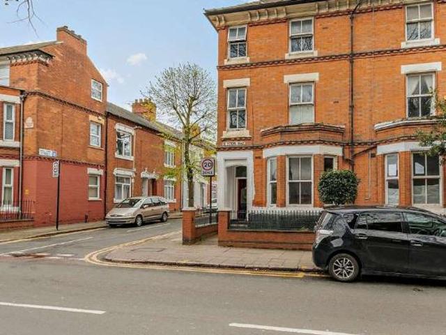 7 bed house for sale
