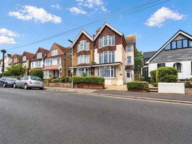 7 bed house for sale