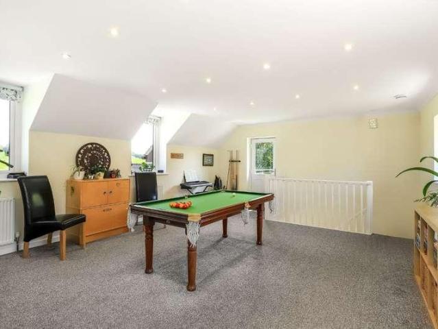 7 bed house for sale