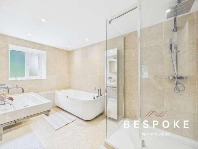7 bed house for sale