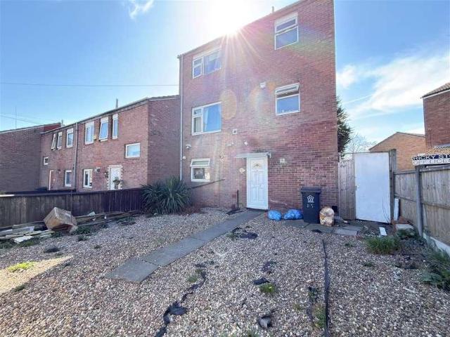 7 bed house for sale