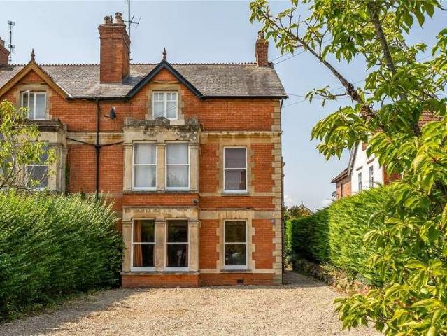 7 bed house for sale