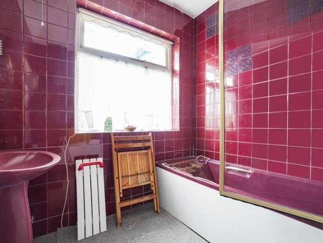 7 bed house for sale