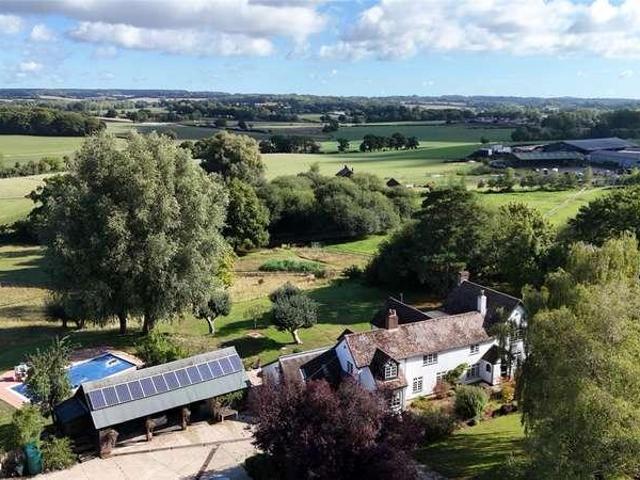7 bed house for sale