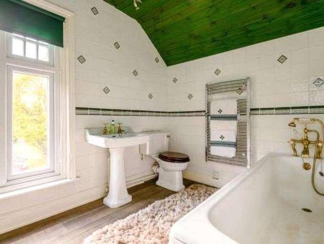 7 bed house for sale