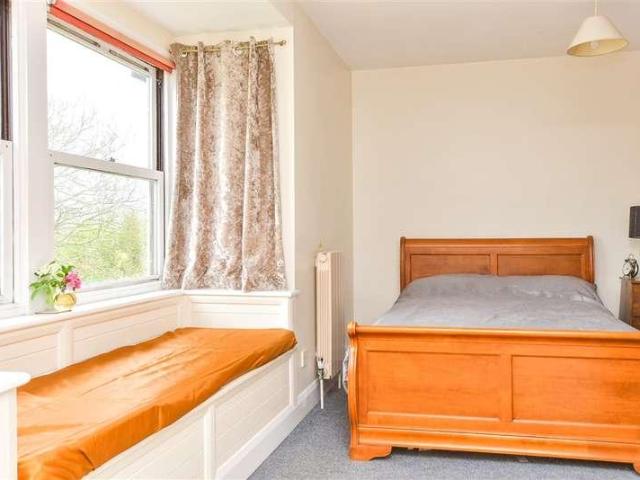 7 bed house for sale