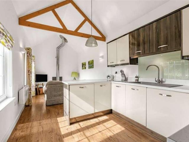 7 bed house for sale