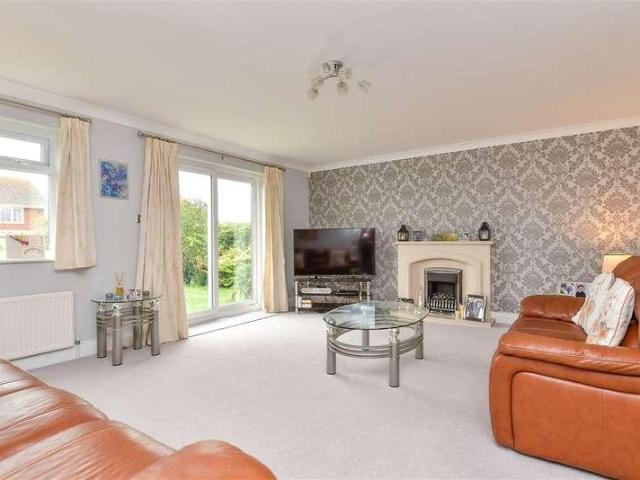 7 bed house for sale