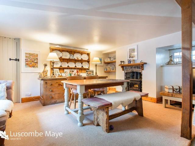 7 bed house for sale