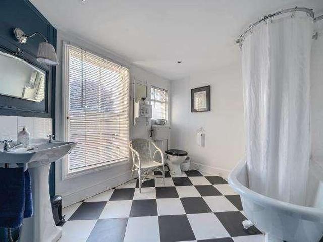 7 bed house for sale