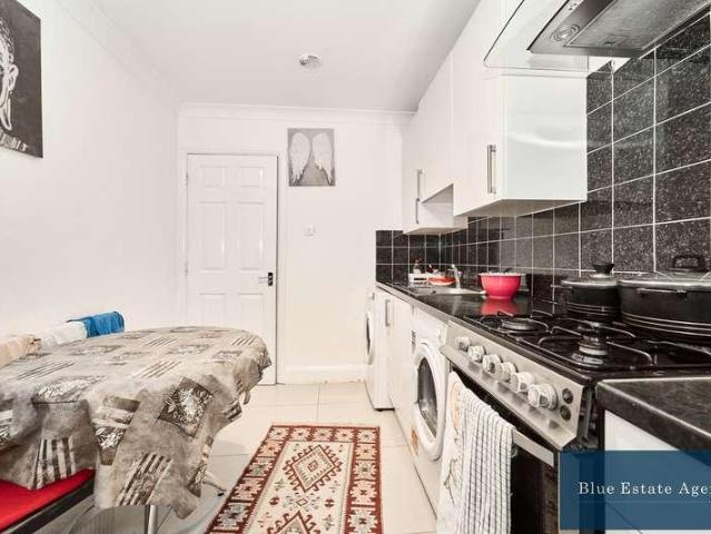 7 bed house for sale