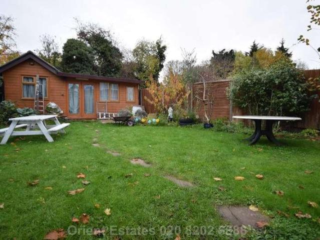7 bed house for sale