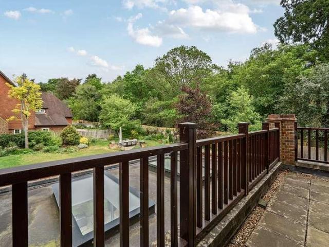 7 bed house for sale