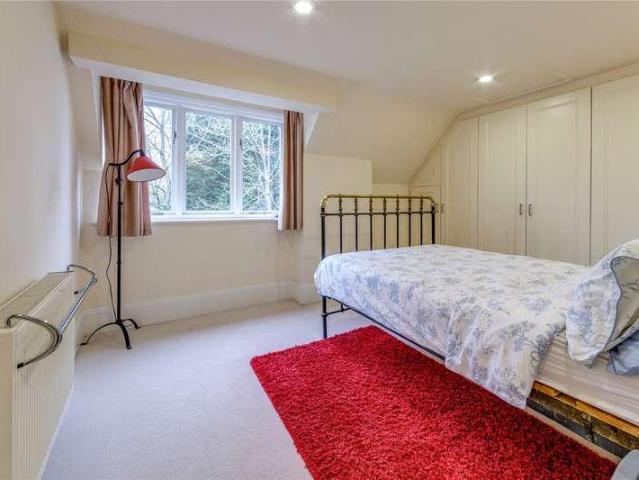 7 bed house for sale