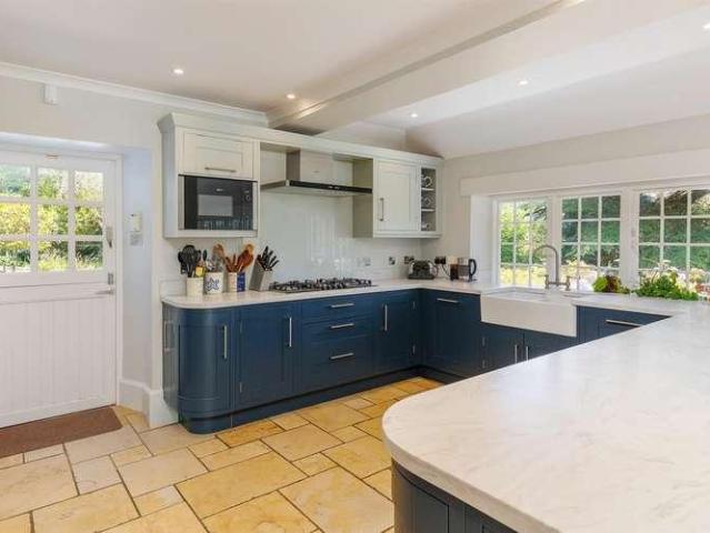 7 bed house for sale