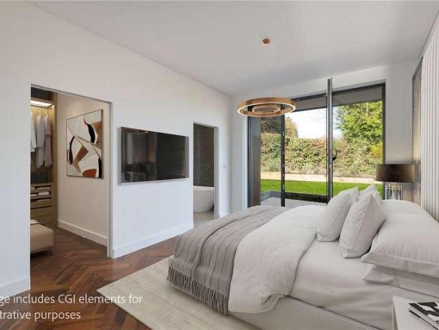 7 bed house for sale